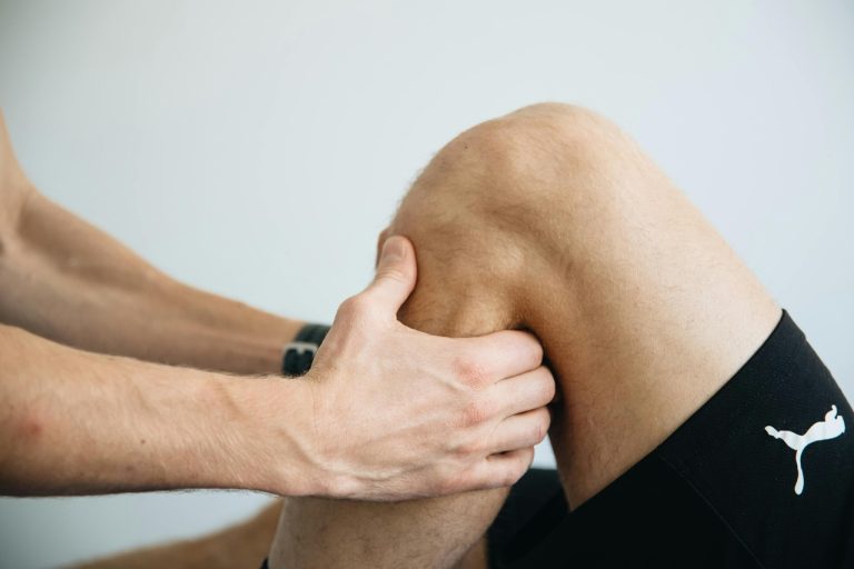 Soft Tissue Knee Injuries: Cause, Symptoms, and Treatment Options | La ...